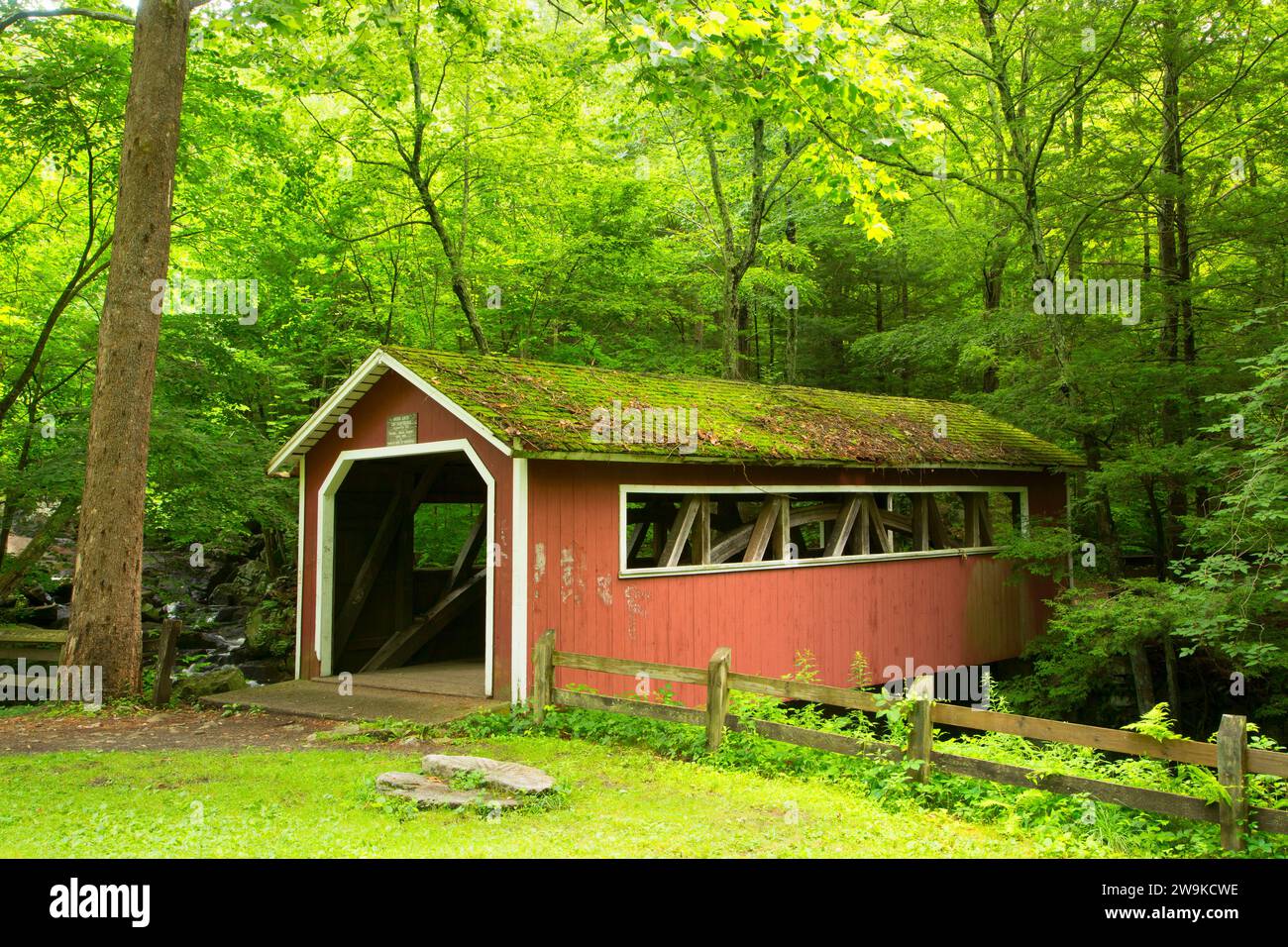 Burr Arch covered bridge, Southford Falls State Park, Connecticut Stock ...