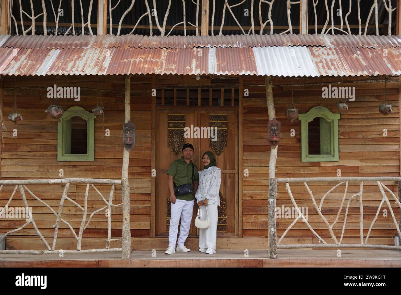 Studio alam gamplong hi-res stock photography and images - Alamy