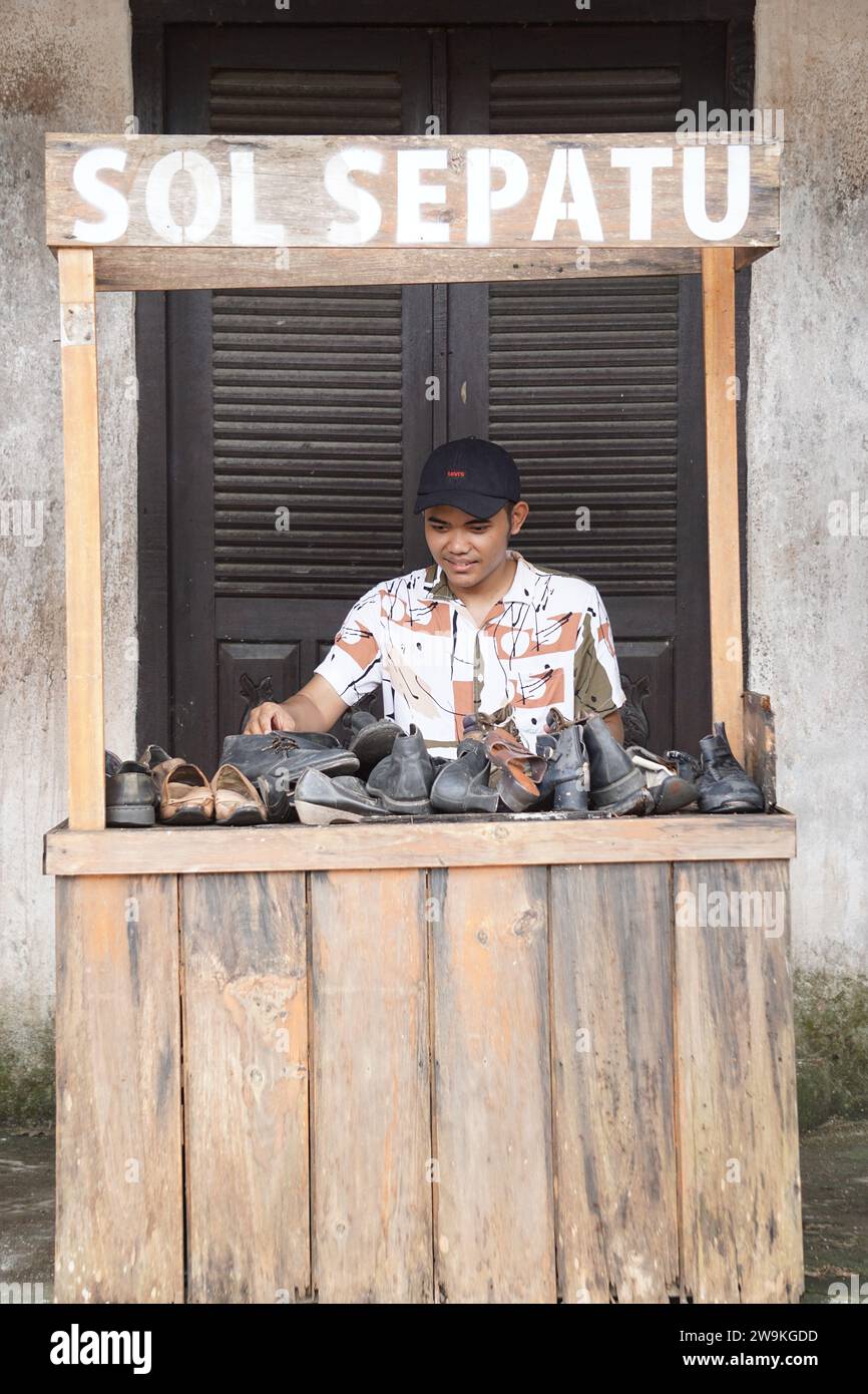 Studio alam gamplong hi-res stock photography and images - Alamy