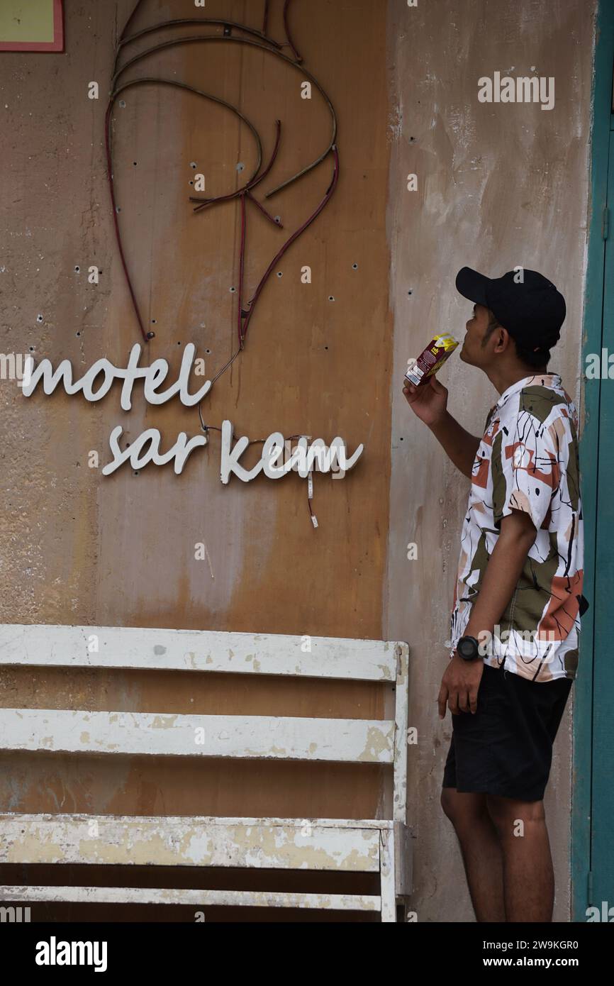 Studio alam gamplong hi-res stock photography and images - Alamy