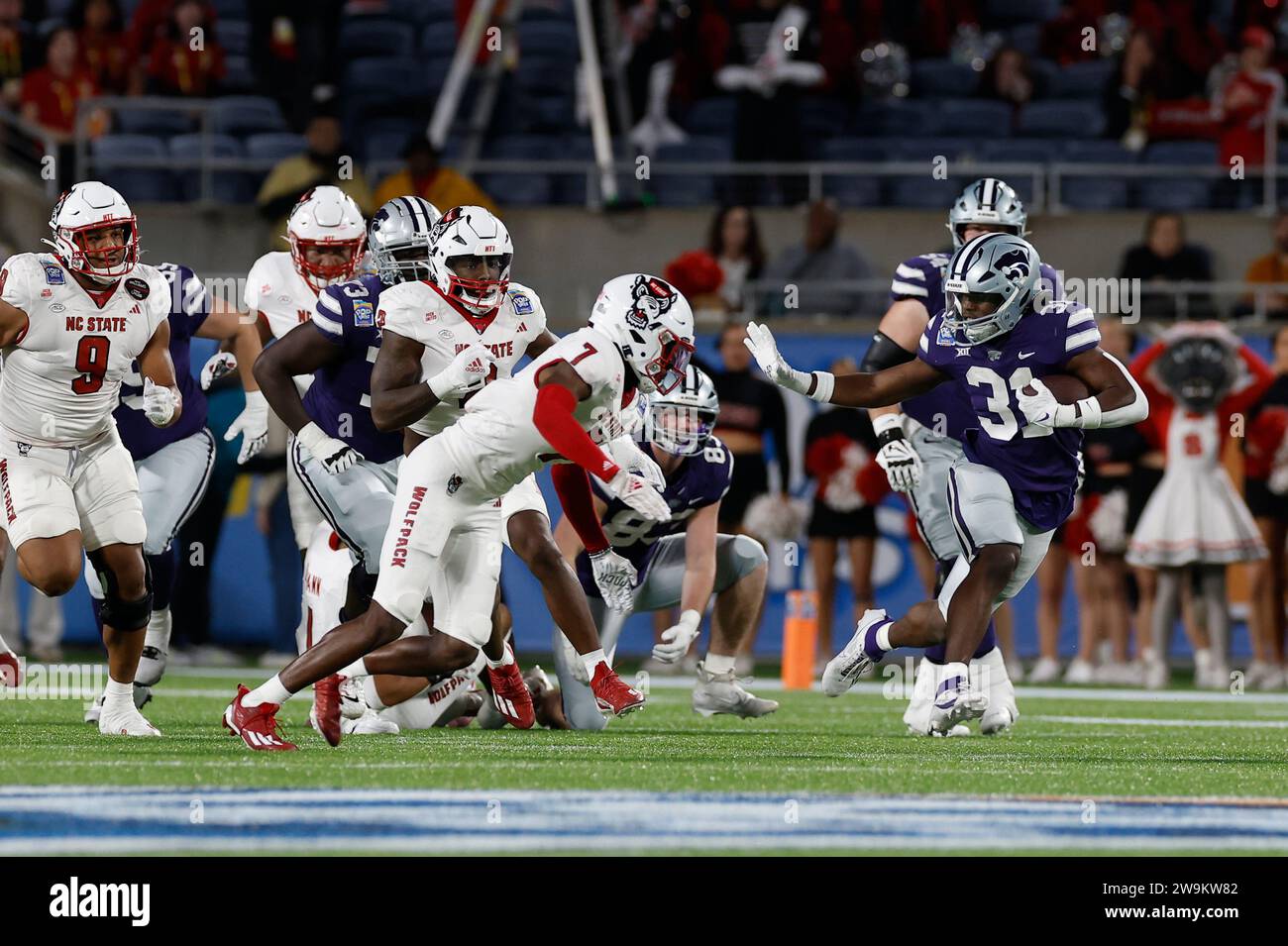 ORLANDO, FL - DECEMBER 28: Kansas State Wildcats running back DJ ...