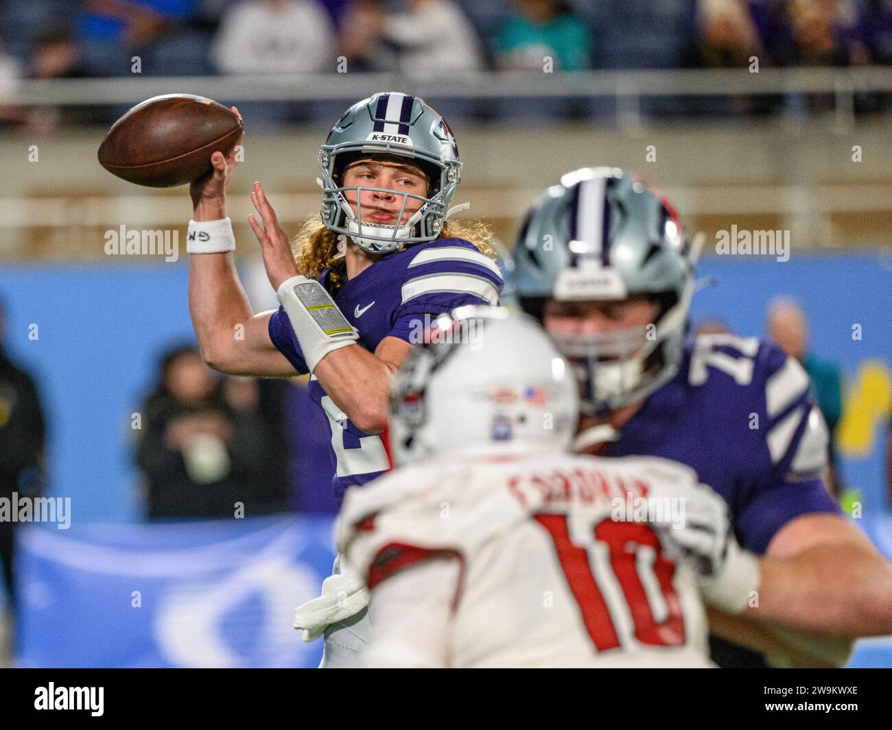 Orlando, FL, USA. 28th Dec, 2023. Kansas State quarterback Avery ...