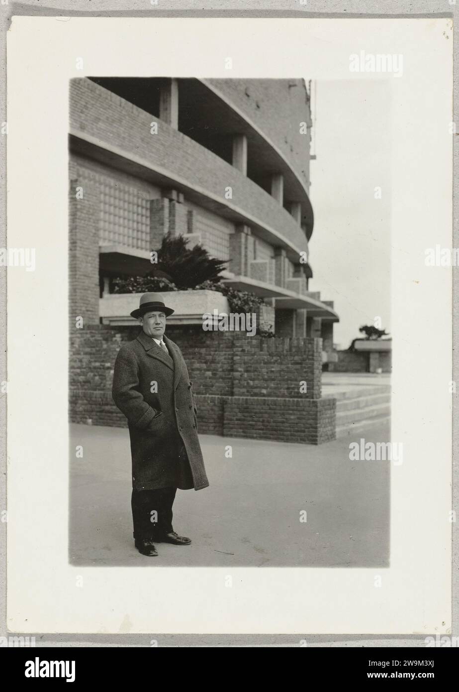 Portrait of the architect Jan Wils, Anonymous, 1930 - 1935 photograph ...