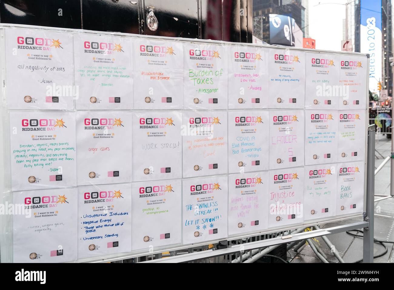 New York, USA. 28th Dec, 2023. Stand with people's wishes to get rid of ...