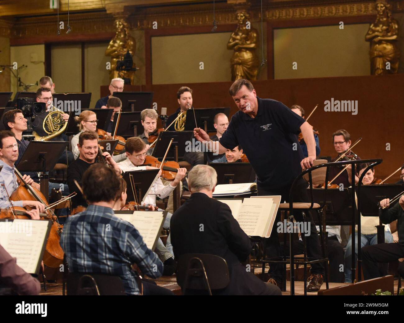 Vienna, Austria. 28th Dec, 2023. Conductor Christian Thielemann (R ...