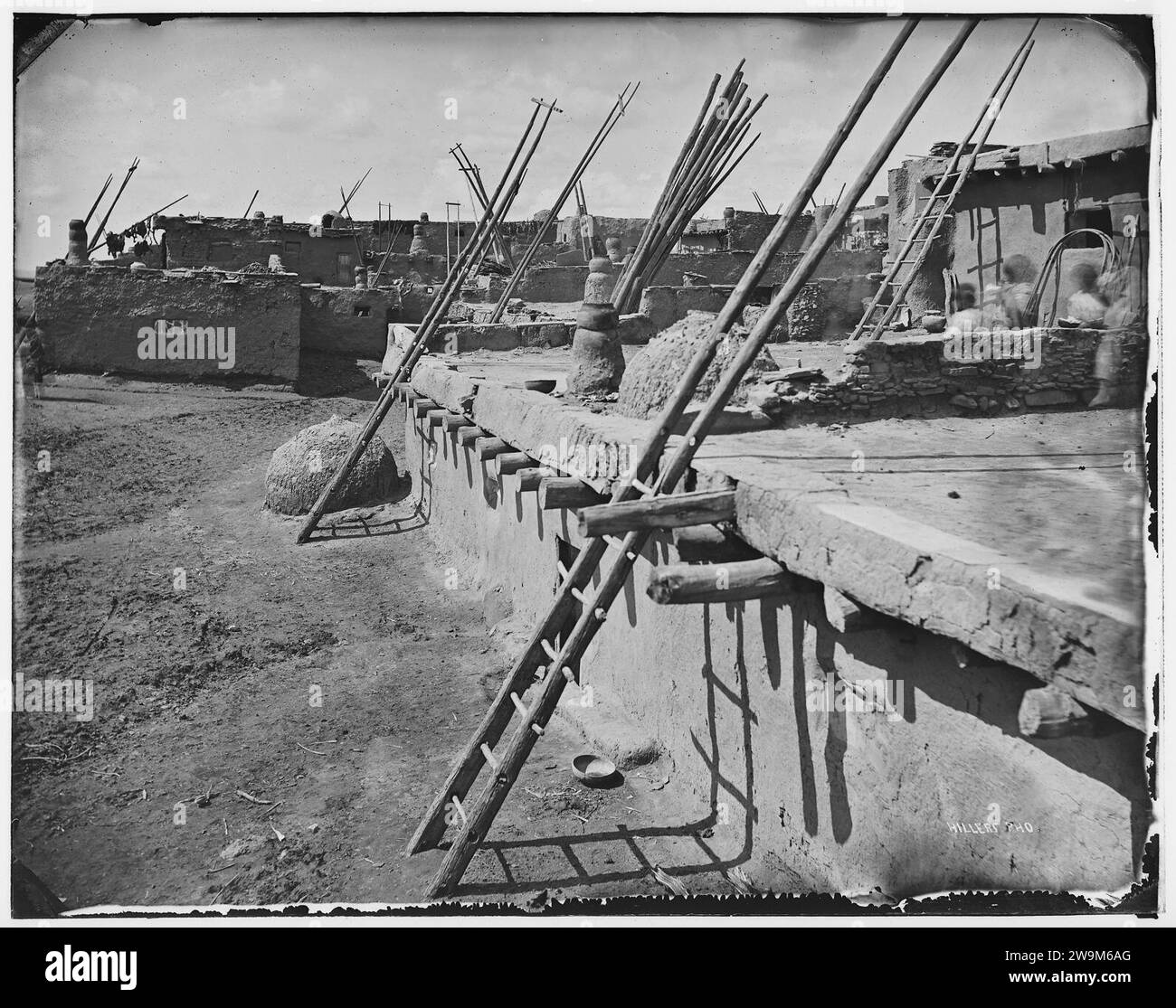 Pueblo zuni Black and White Stock Photos & Images - Alamy