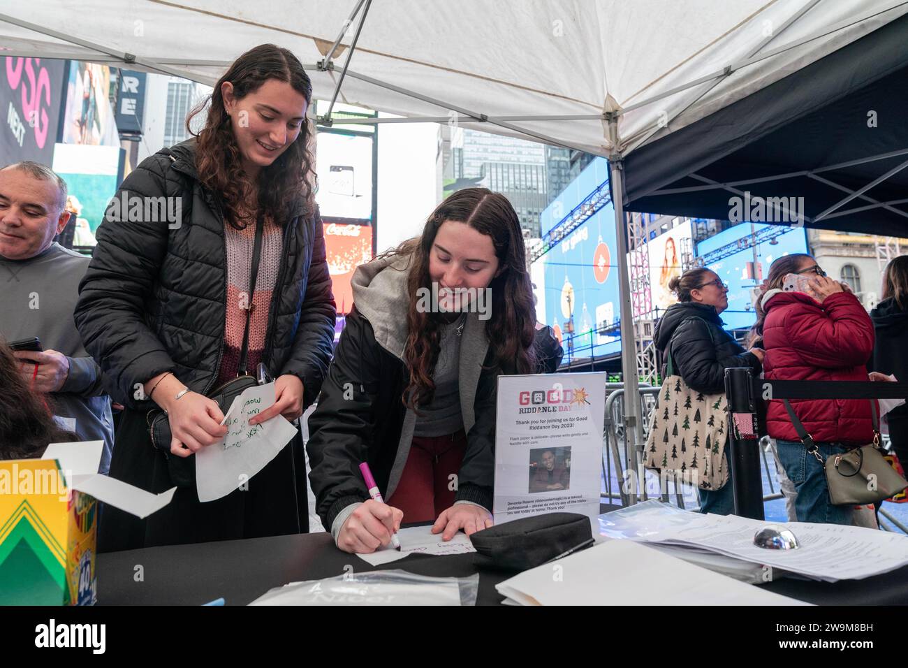 New York, New York, USA. 28th Dec, 2023. People from around the country ...