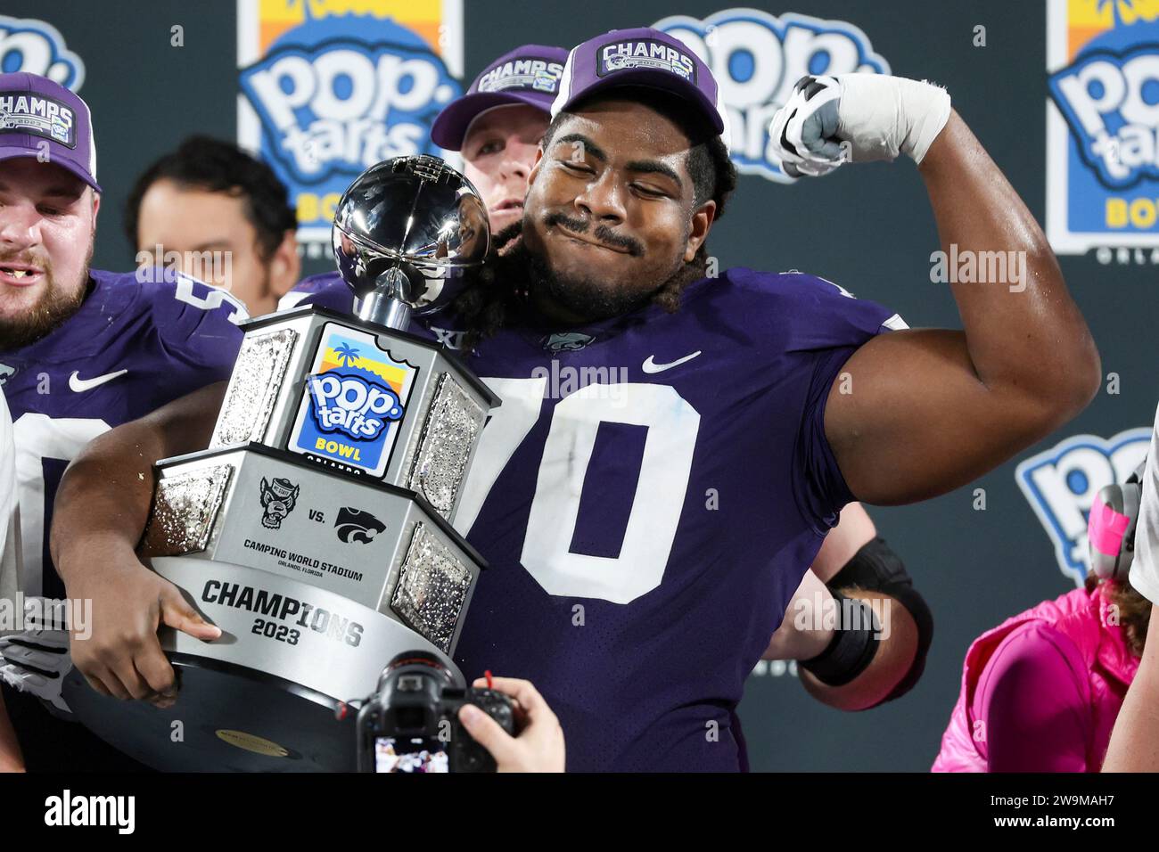 ORLANDO, FL - DECEMBER 28: Kansas State Wildcats offensive lineman KT ...