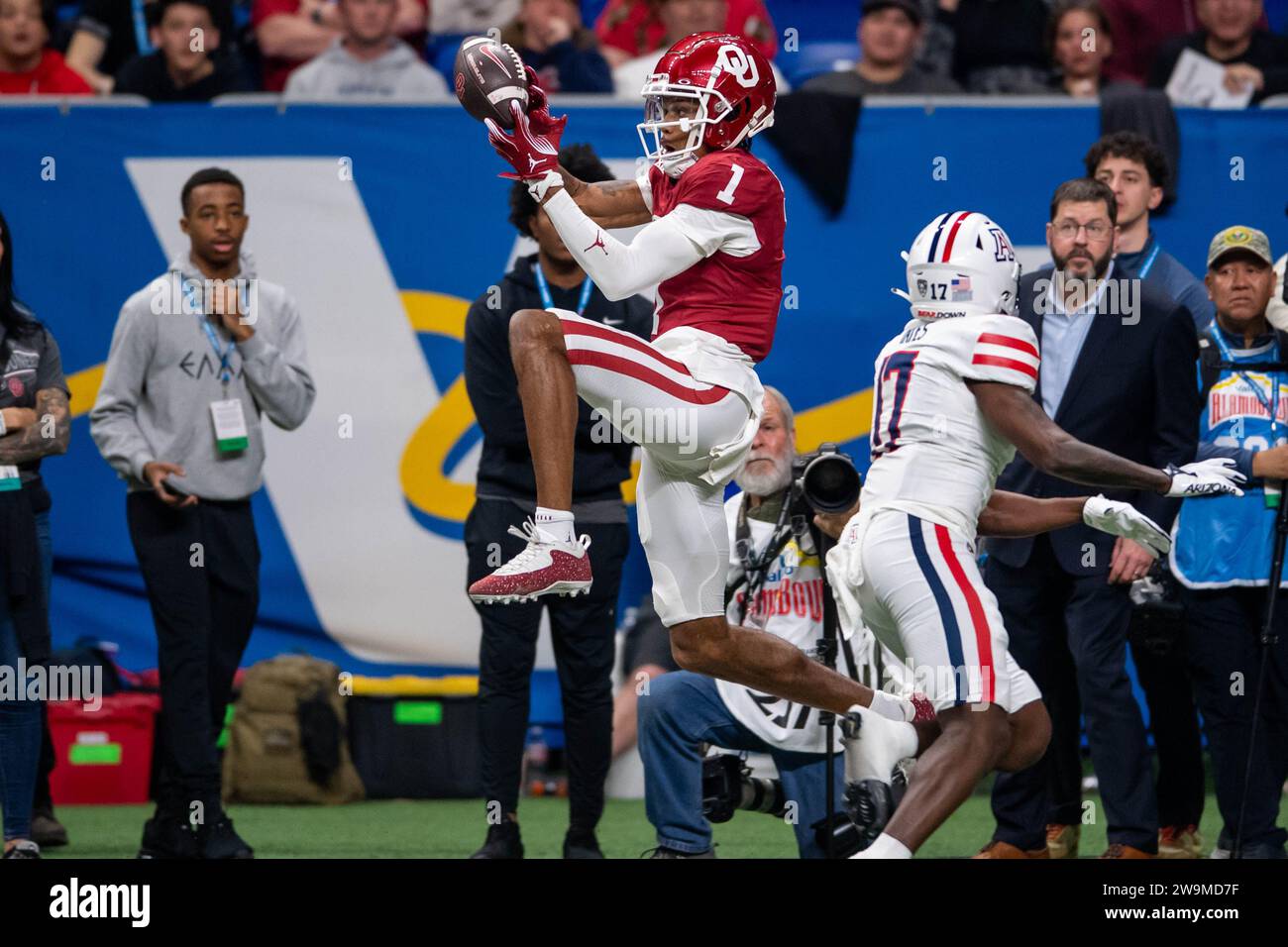 San Antonio, TX, USA. 28th Dec, 2023. Oklahoma Sooners wide receiver ...