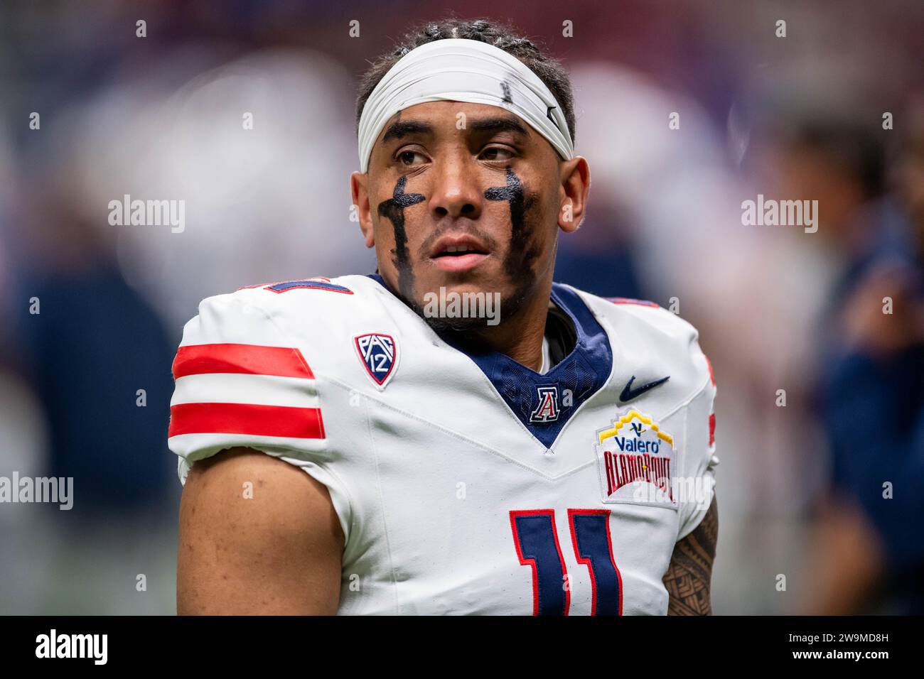 San Antonio, TX, USA. 28th Dec, 2023. Arizona Wildcats quarterback Noah ...