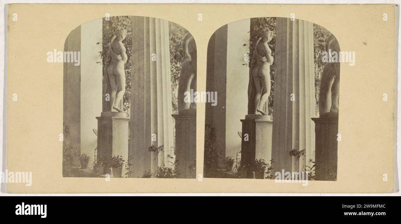 Sculpture by Venus in a column gallery (?) Van de Villa Campana, Rome ...