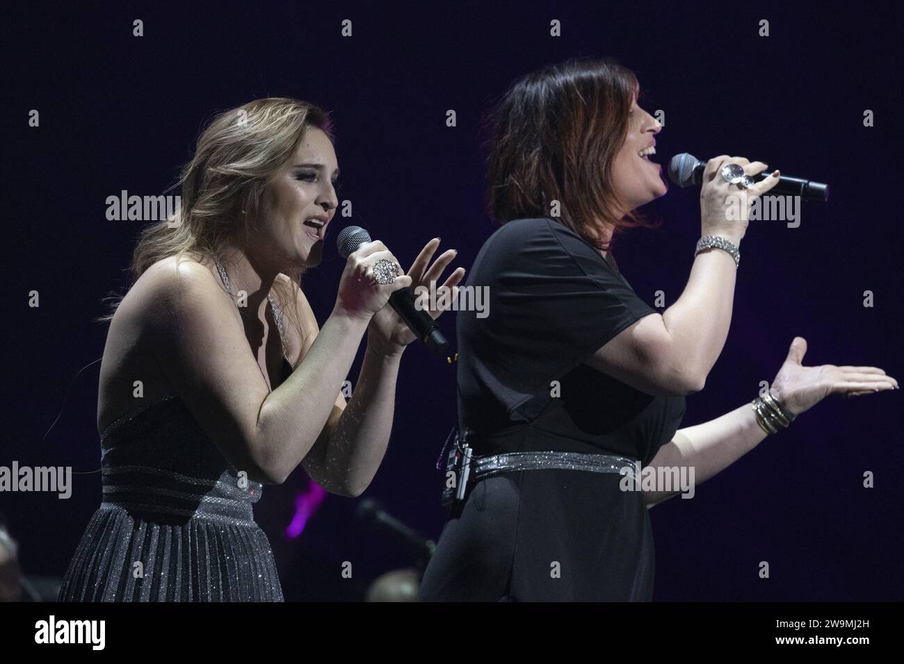 Antwerp, Belgium. 28th Dec, 2023. CAPPAERT, with sisters Sarah and ...