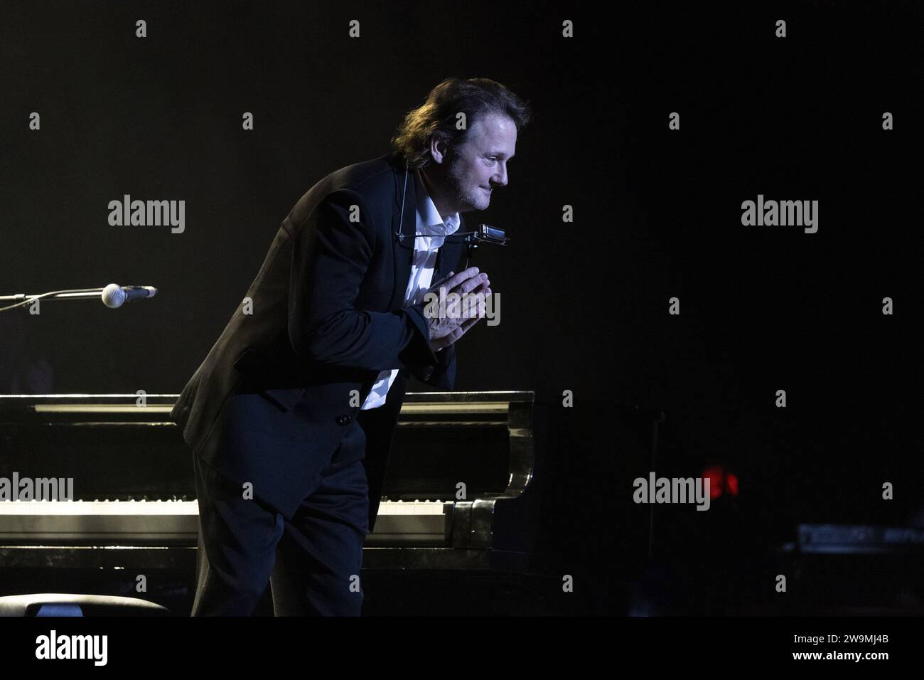 Antwerp, Belgium. 28th Dec, 2023. Novastar singer Joost Zweegers ...