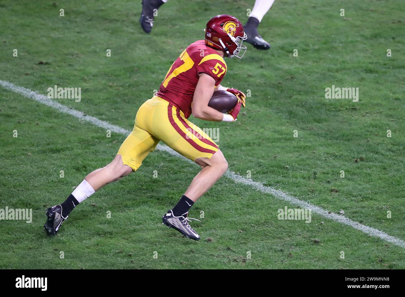 SAN DIEGO, CA - DECEMBER 27: USC Trojans linebacker Roman Marchetti (57 ...