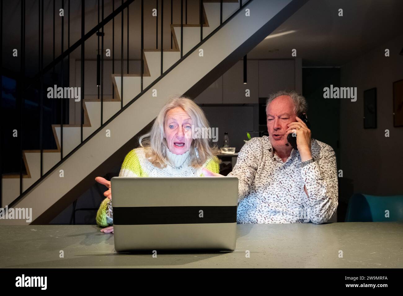 Contrasting reactions hi-res stock photography and images - Alamy
