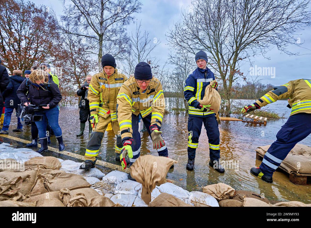 Hochwasser im park hi-res stock photography and images - Alamy