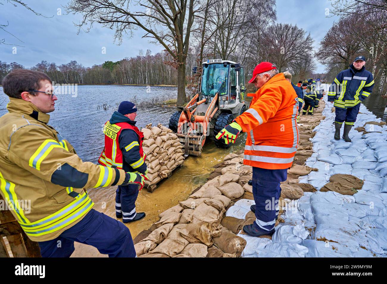 Hochwasser im park hi-res stock photography and images - Alamy