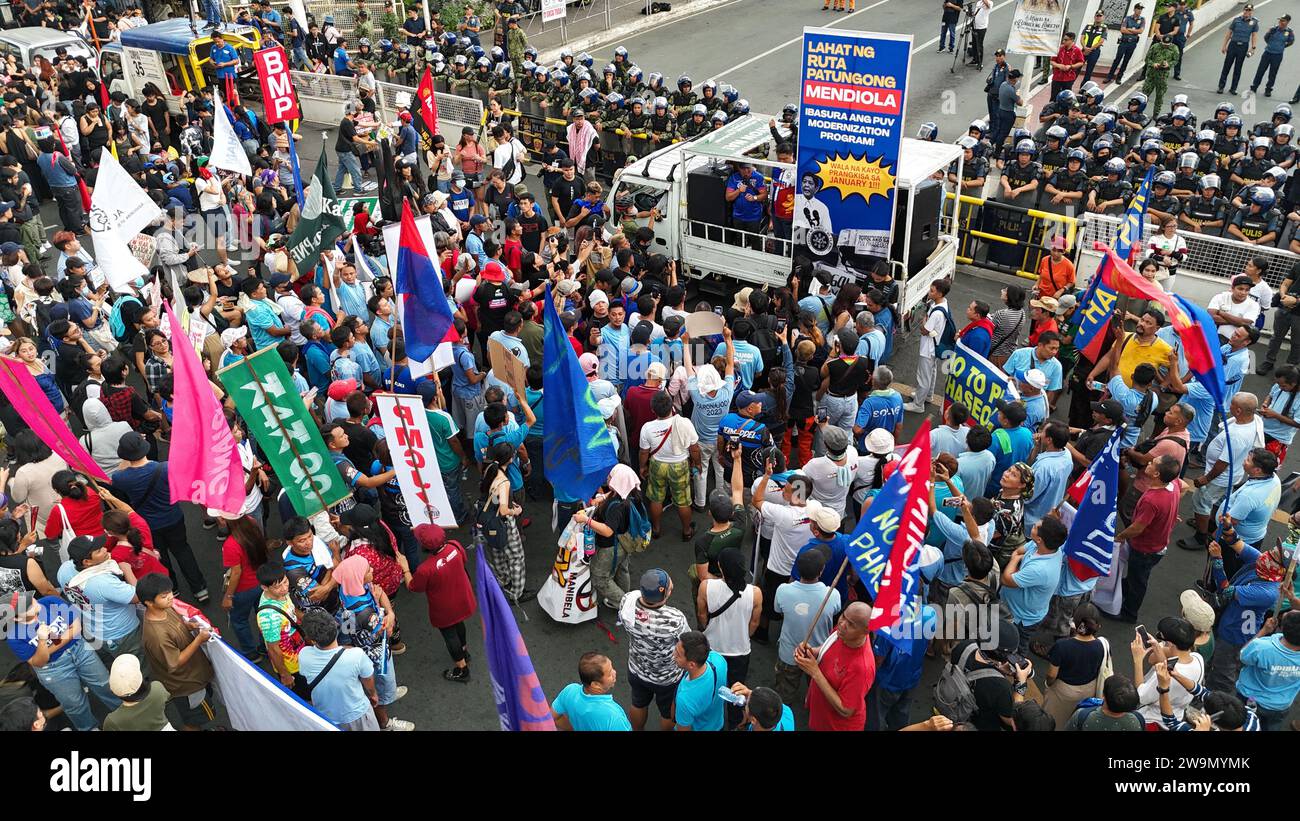 Manila, Philippines. 29th December 2023. Police barricading the jeepney ...