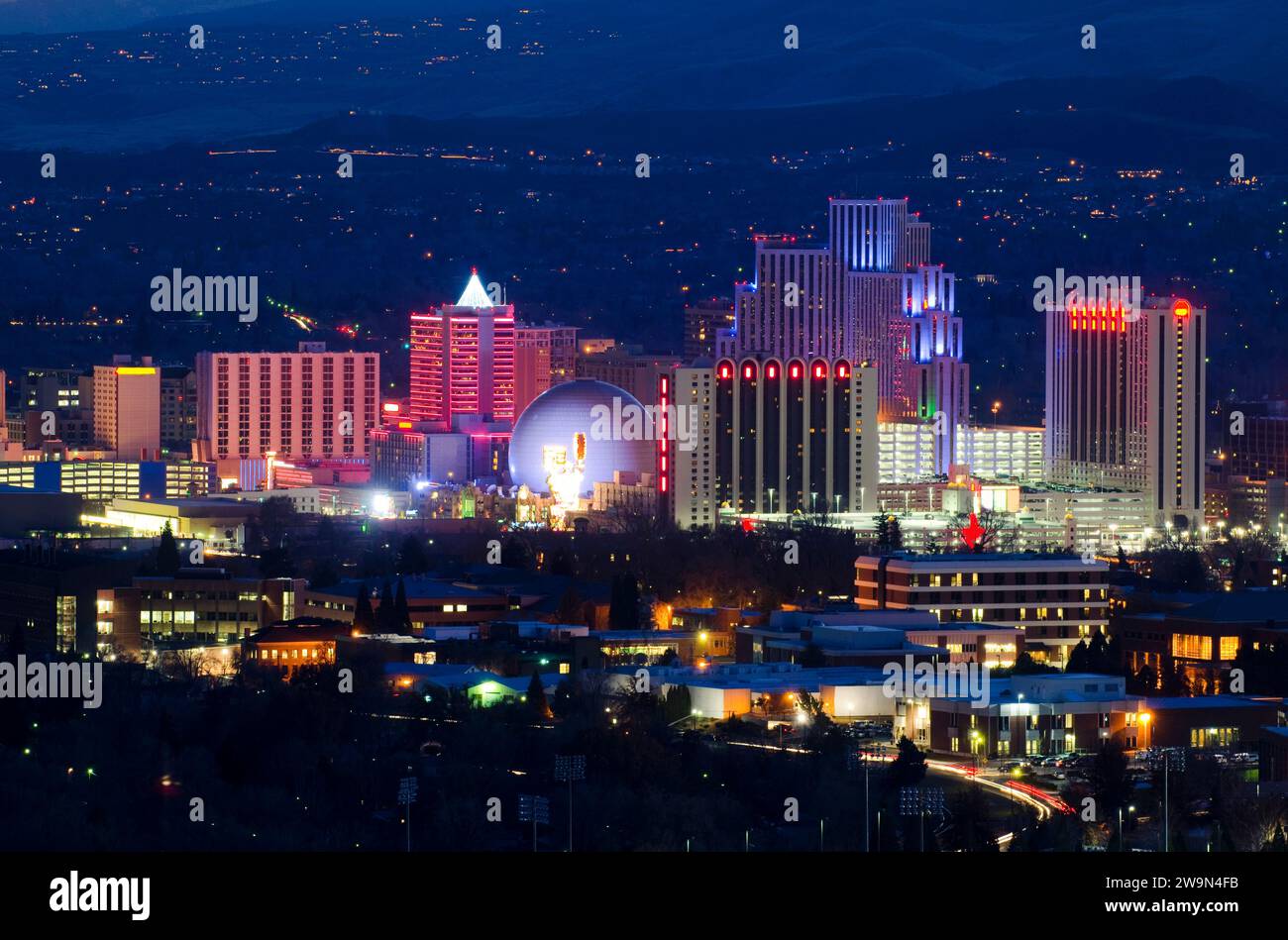 Reno nevada skyline hi-res stock photography and images - Alamy