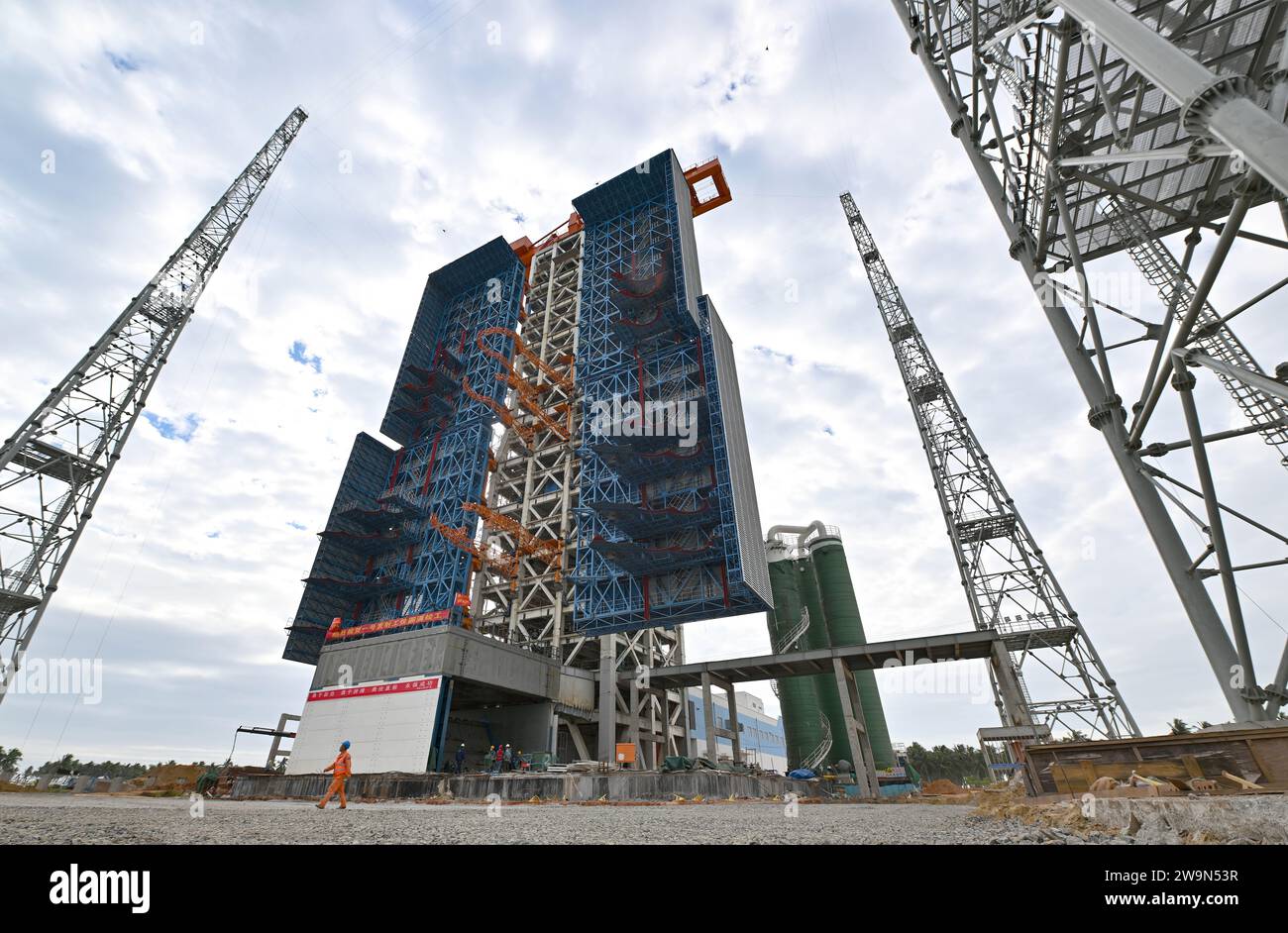 (231229) -- WENCHANG, Dec. 29, 2023 (Xinhua) -- This photo taken on Dec ...