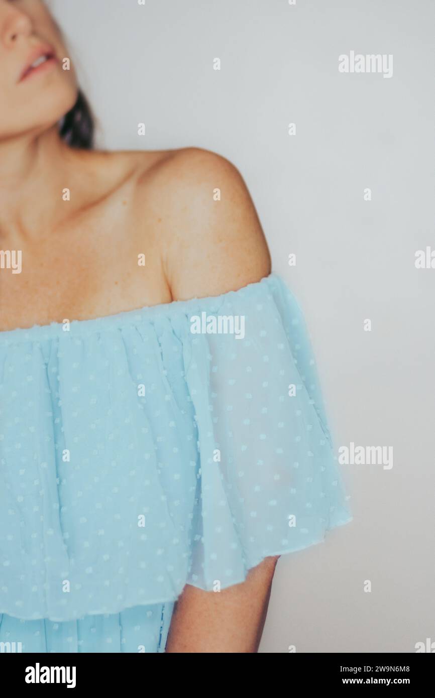 Shoulder movement hi-res stock photography and images - Alamy