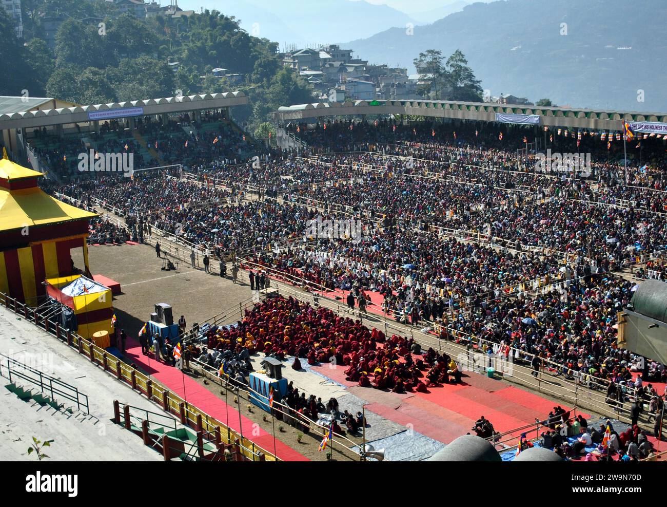 Devotees & Followers Gathered In Crowd Stock Photo - Alamy