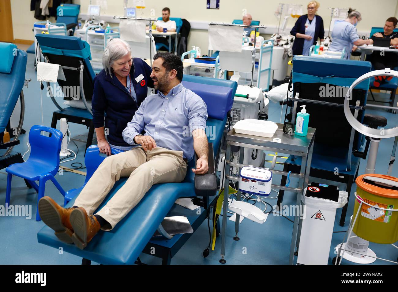 First Minister Humza Yousaf talks with Donor Carer Linda Lappin after ...