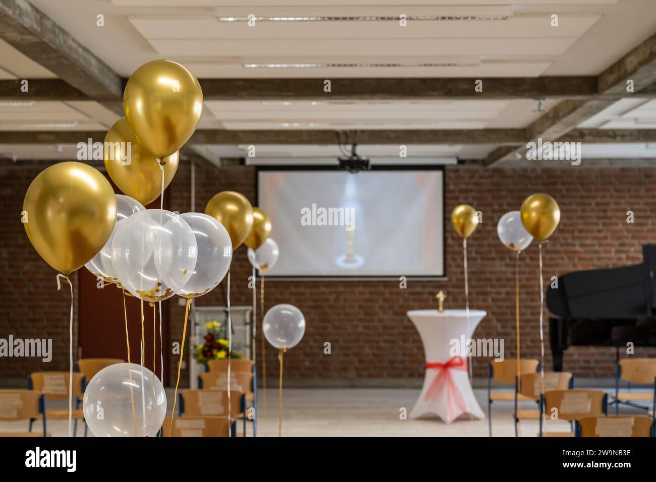 German Abitur Graduation party room decoration with Balloons and Award ...