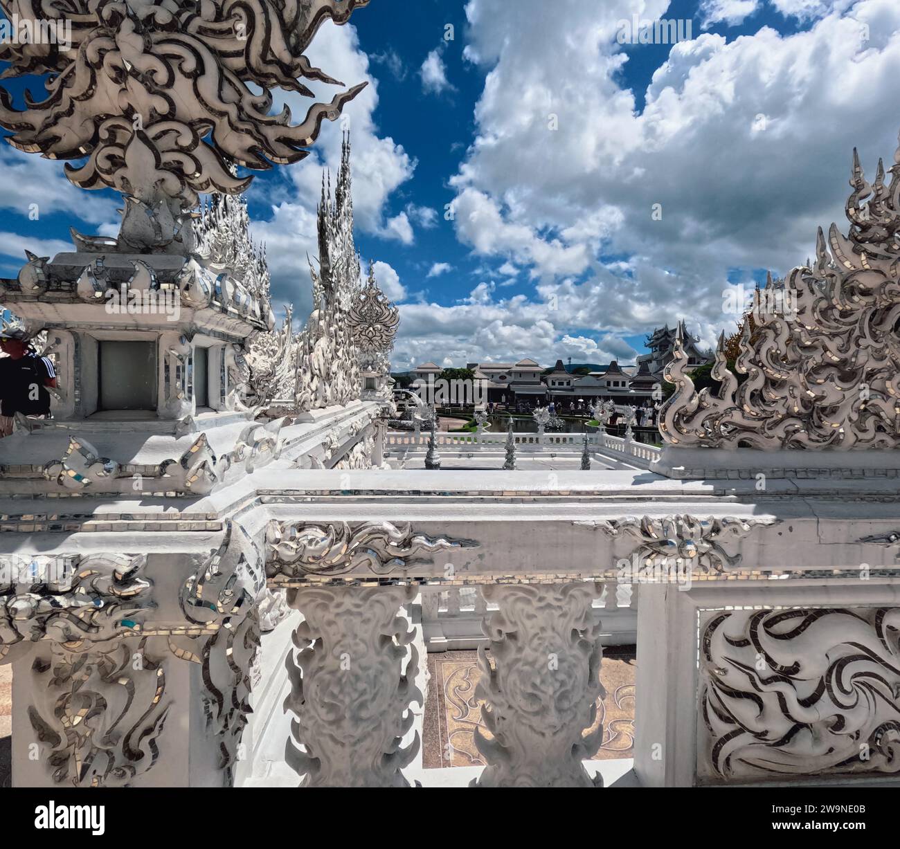 Wat rong khun interior hi-res stock photography and images - Alamy