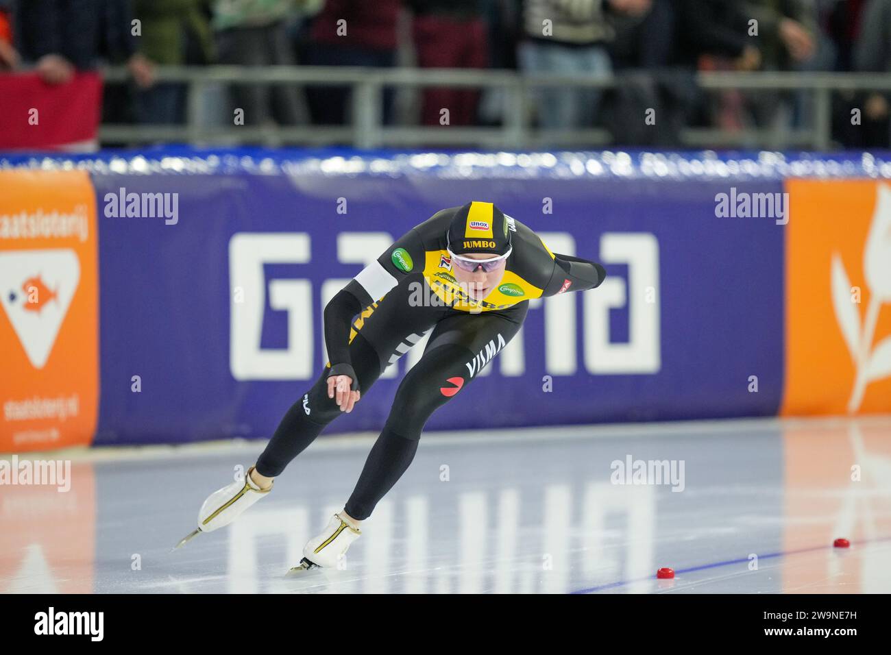 Heerenveen, Netherlands. 28th Dec, 2023. Merel Conijn competing on the ...