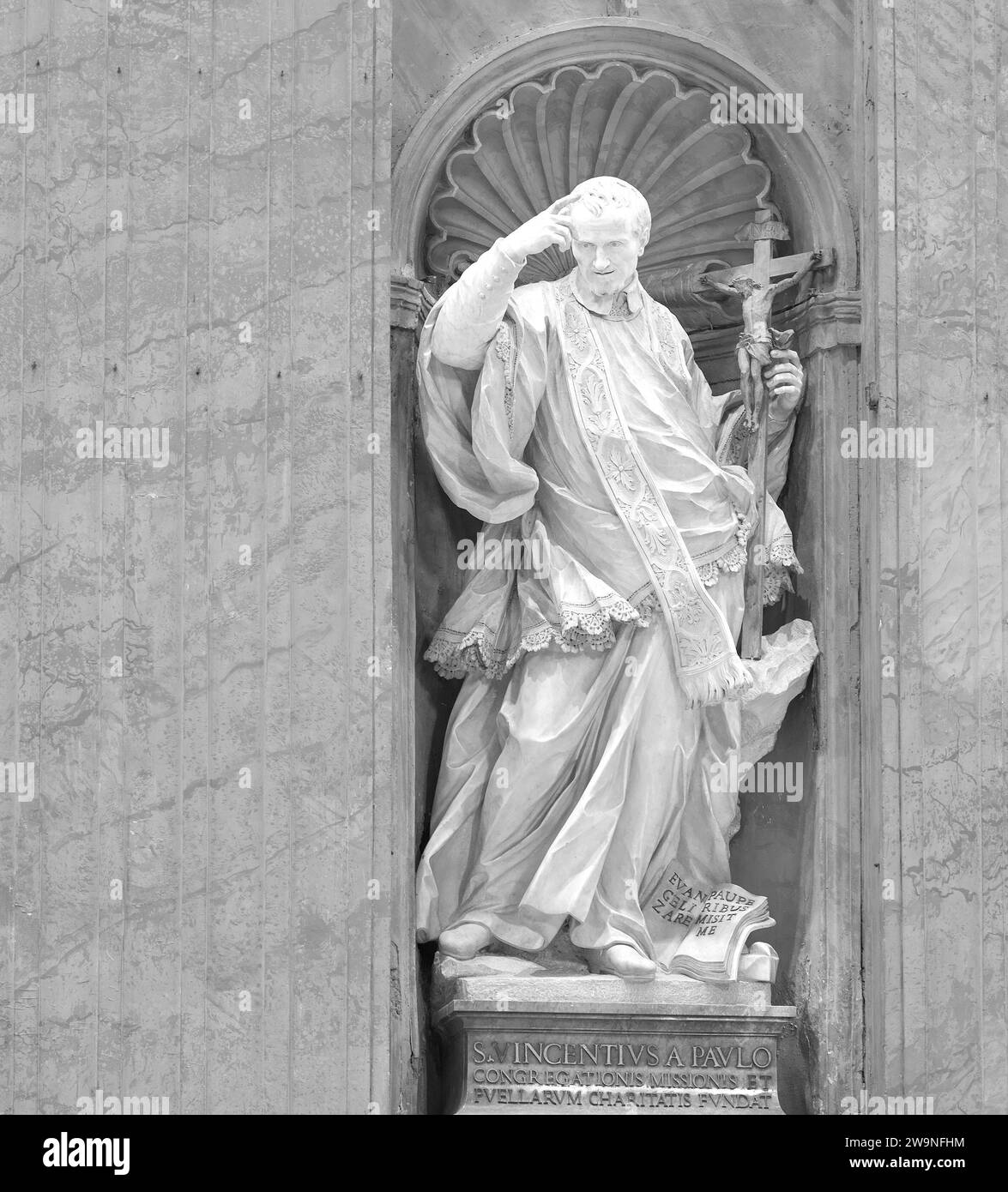 Commemorative statue, to St Vincent de Paul, in St Peter's basilica ...