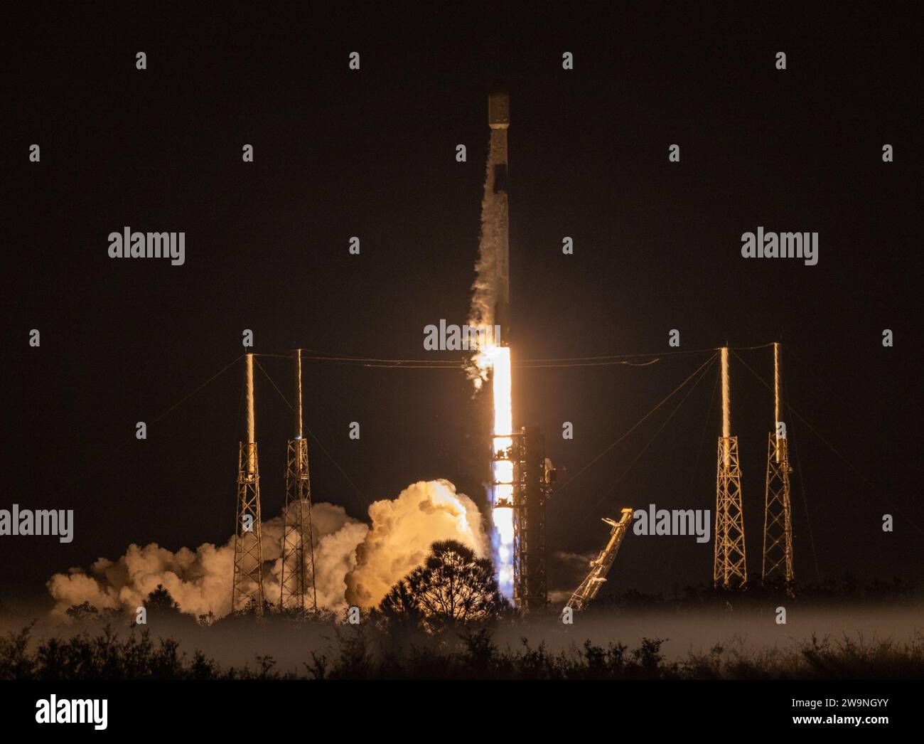 Cape Canaveral, United States. 28th Dec, 2023. In less than three hours ...