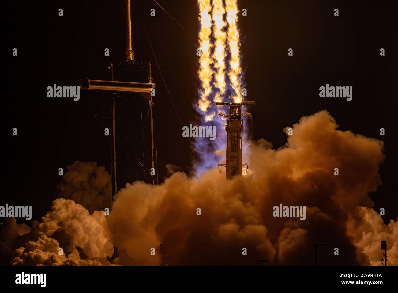 A triple core SpaceX Falcon Heavy with 5.1 million pournds of thrust ...