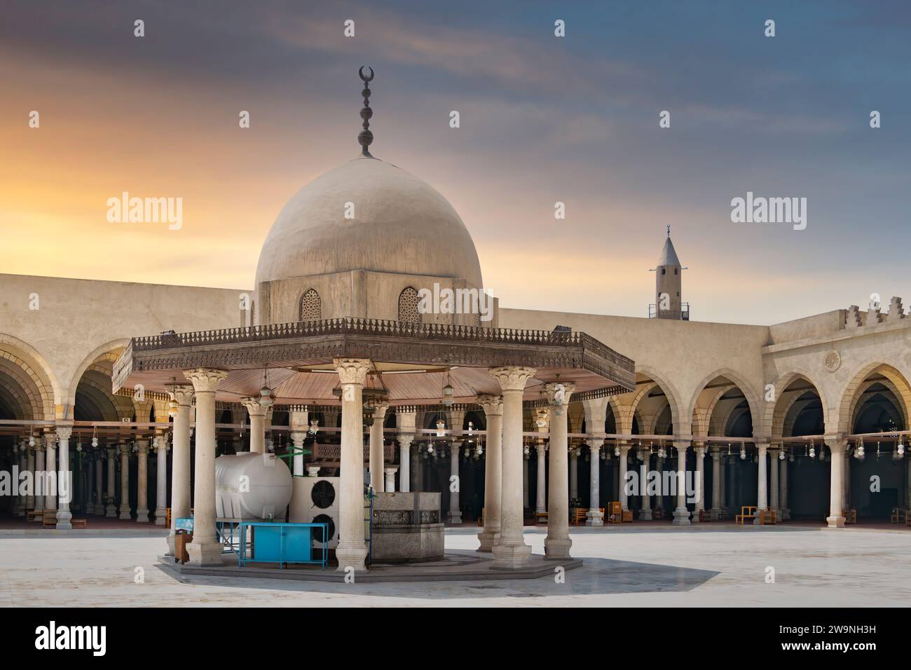 Tanquil courtyard of the Mosque of Amr ibn al-A'as, Egypt's oldest ...