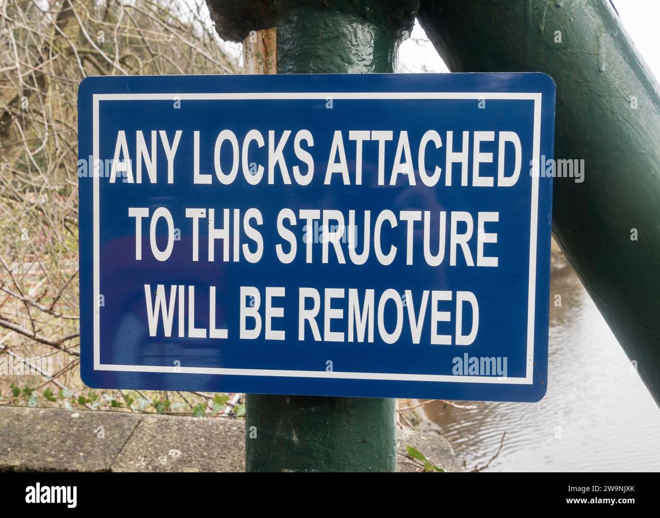 Removal of lovelocks hi-res stock photography and images - Alamy