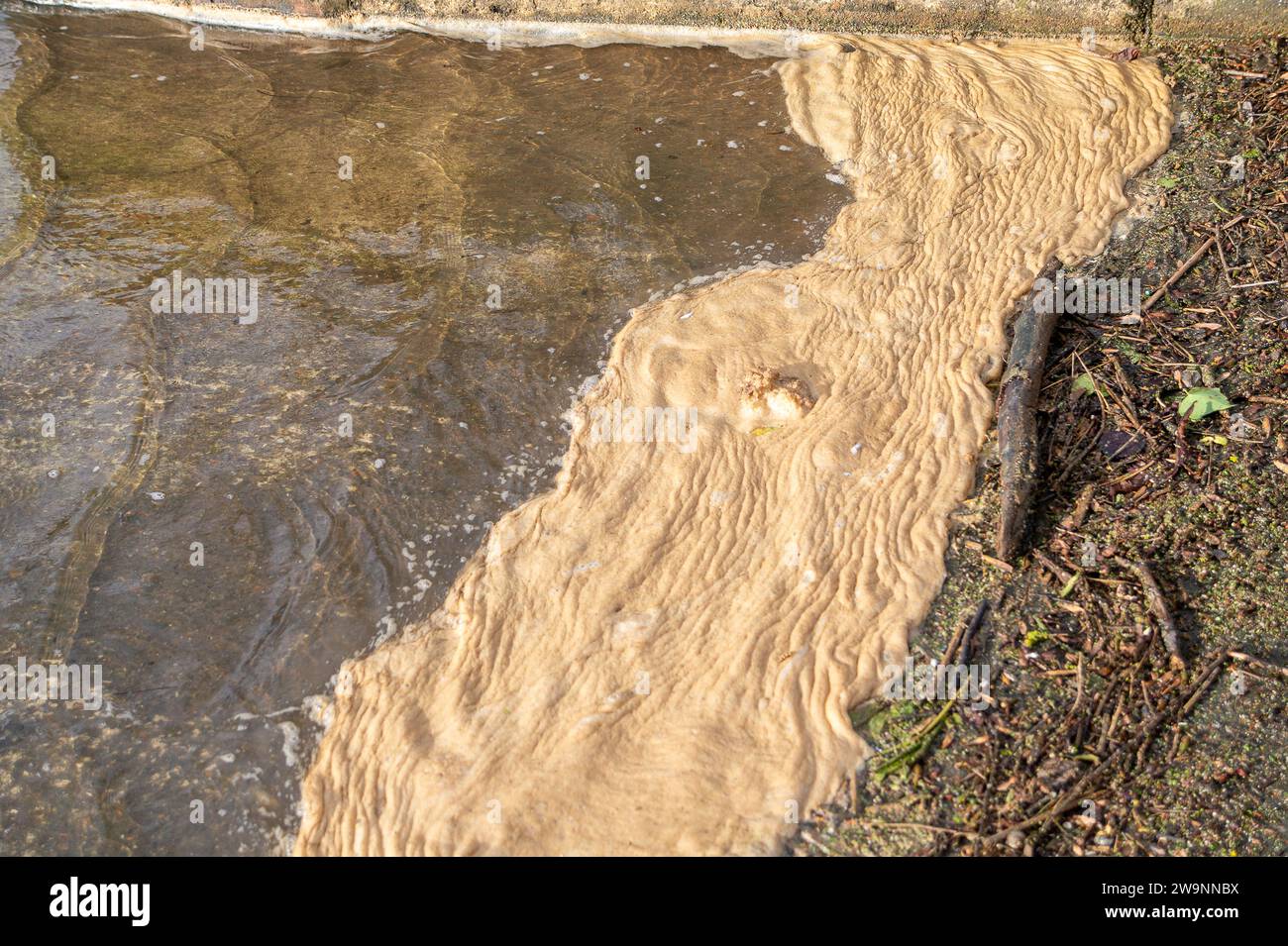 Water discharge into rivers uk hi-res stock photography and images - Alamy