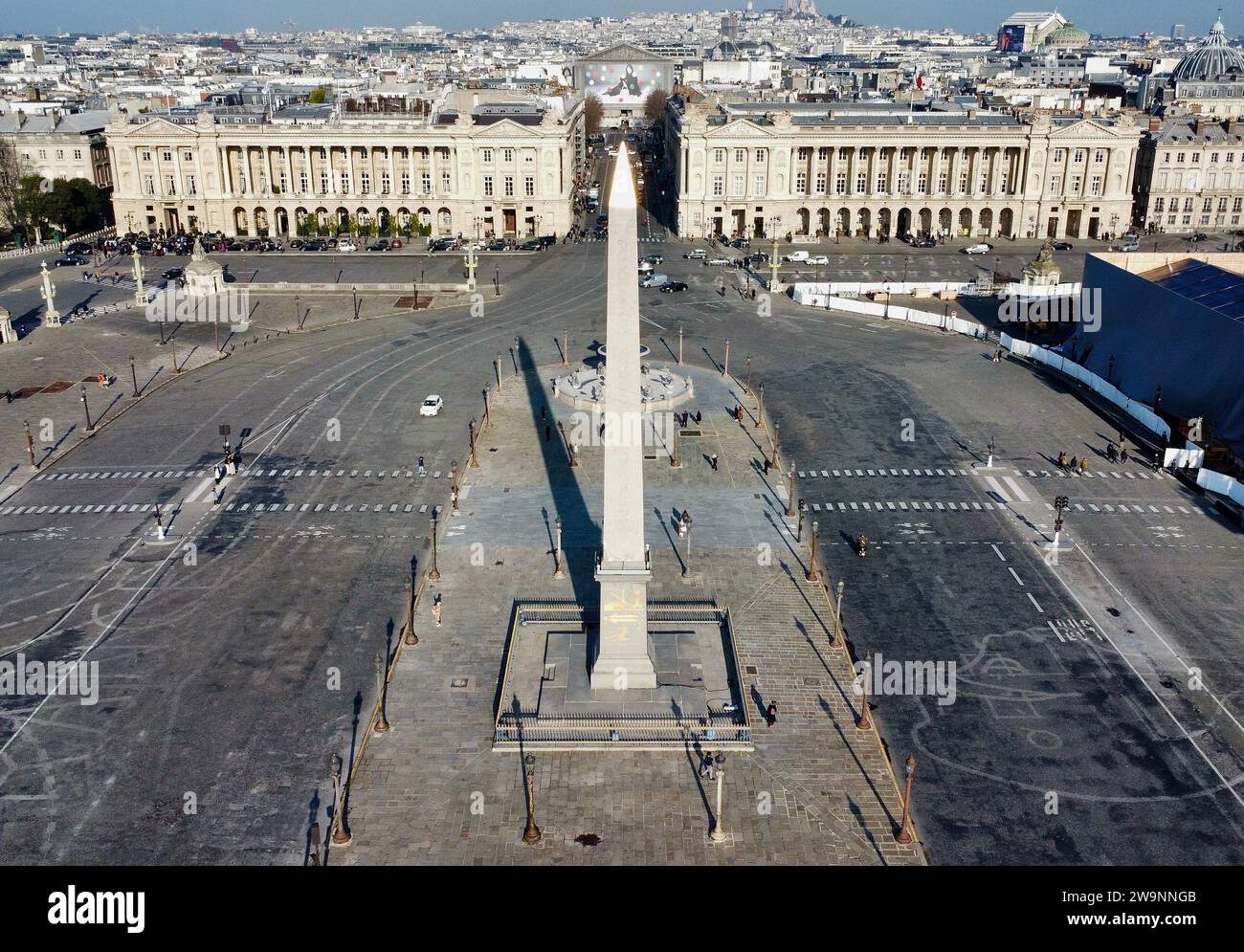 Paris place concorde aerial view hi-res stock photography and images ...