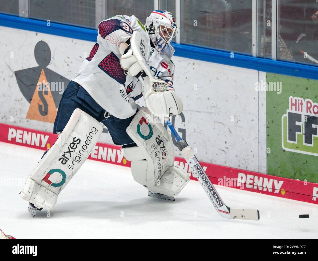 Frankfurt, Deutschland. 28th Dec, 2023. Jake Hildebrand (Eisbaeren ...