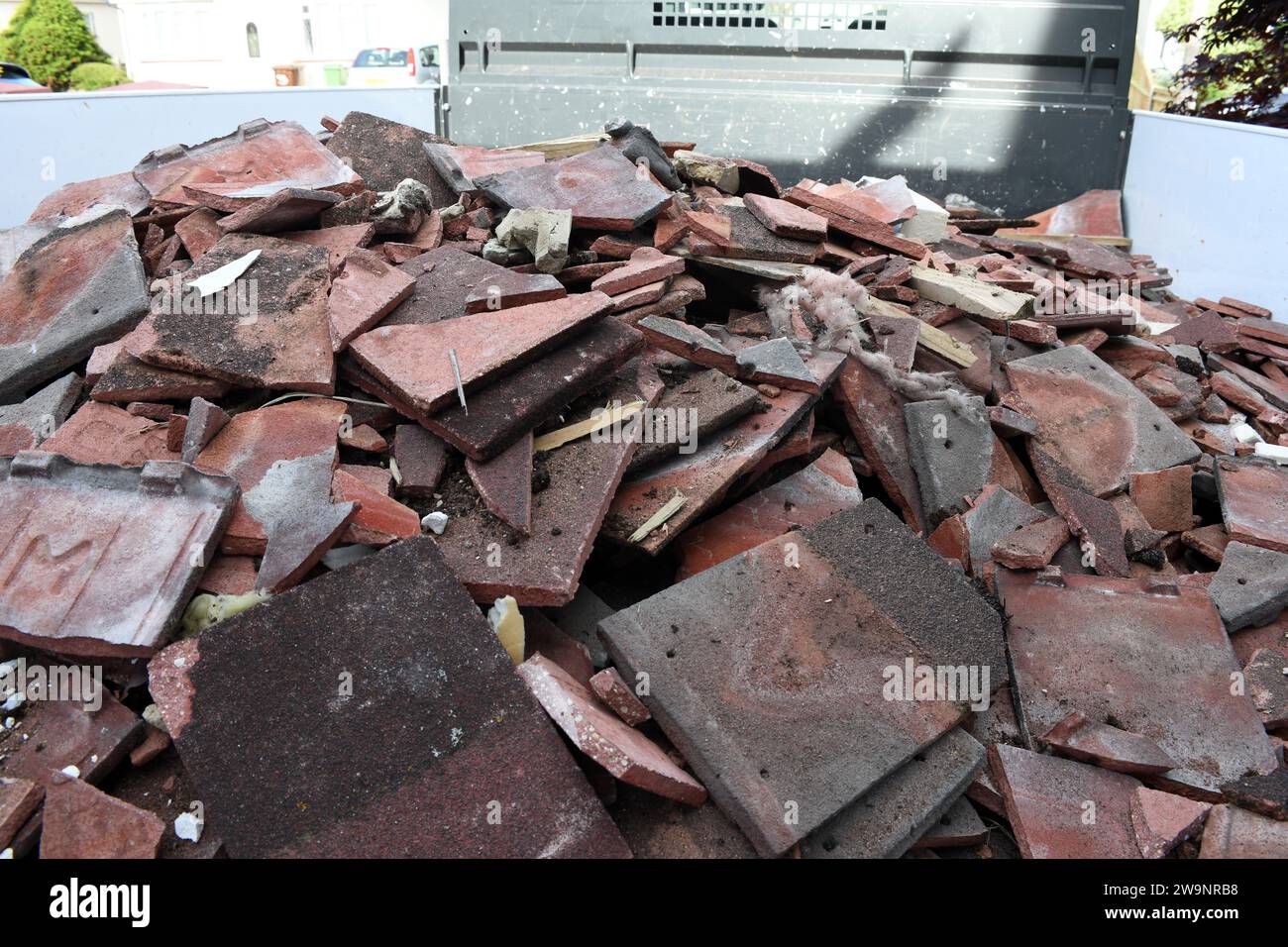 Concrete roof tiles uk hi-res stock photography and images - Alamy