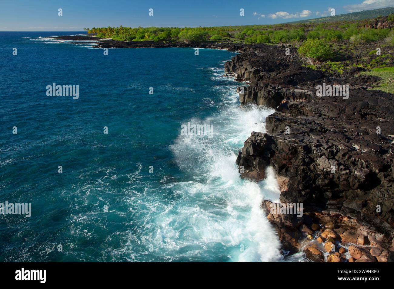 Rocky shore, Puuhonua o Honaunau National Historical Park, Ala Kahakai ...