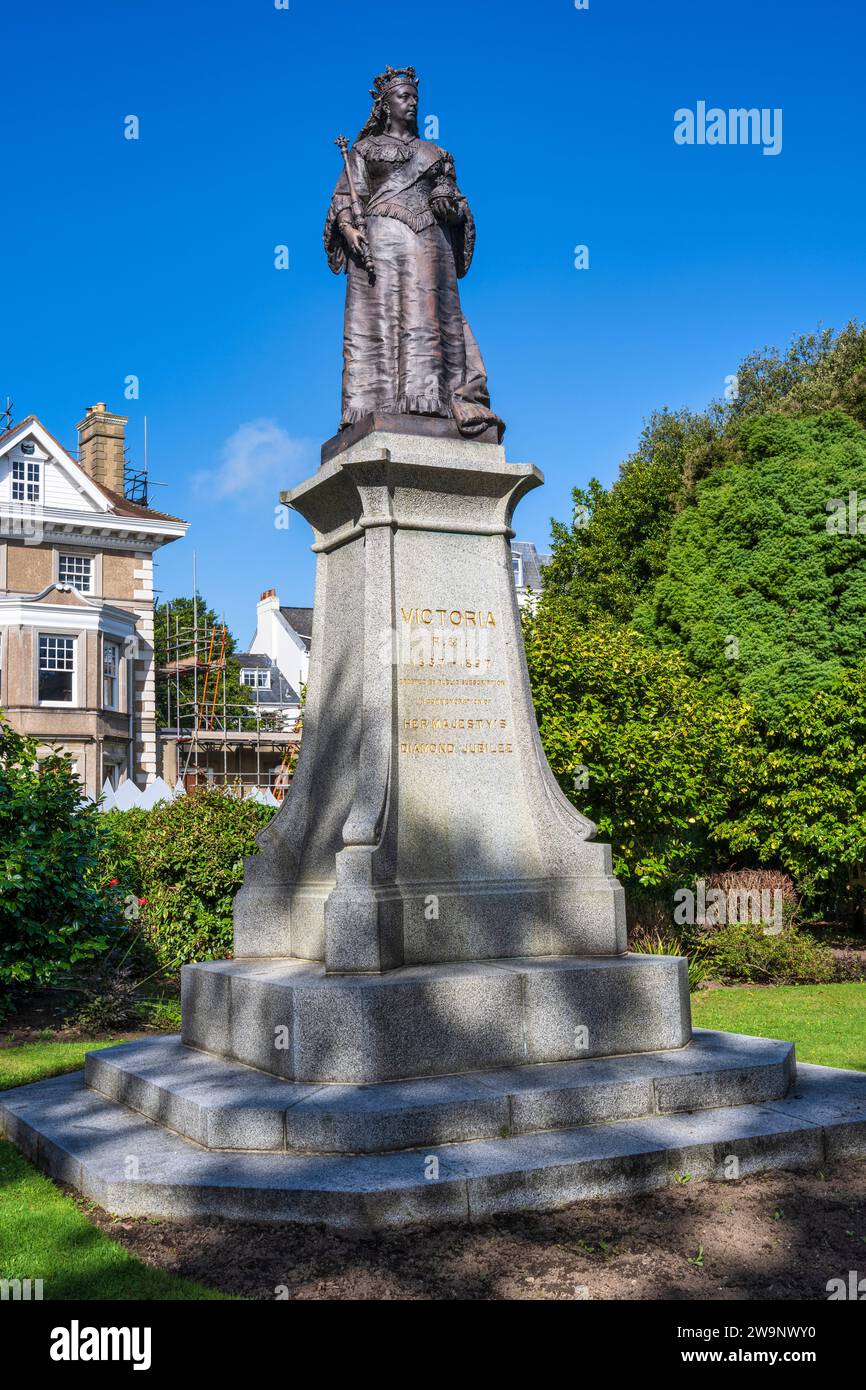 Queen Victoria Statue in Candle Gardens in St Peter Port, Guernsey ...