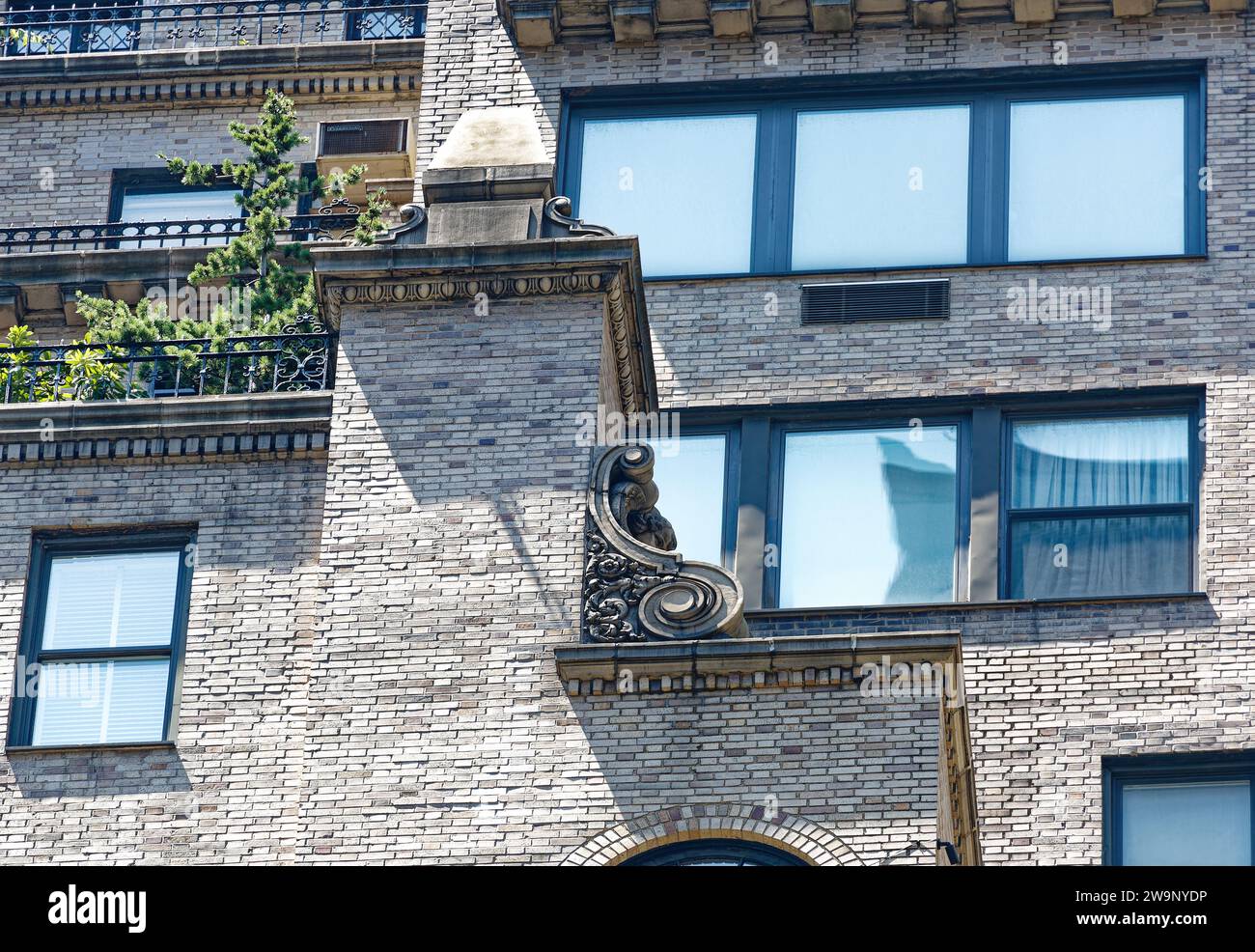 Terra cotta accents the brick façade of 480 Park Avenue, an Emery Roth ...