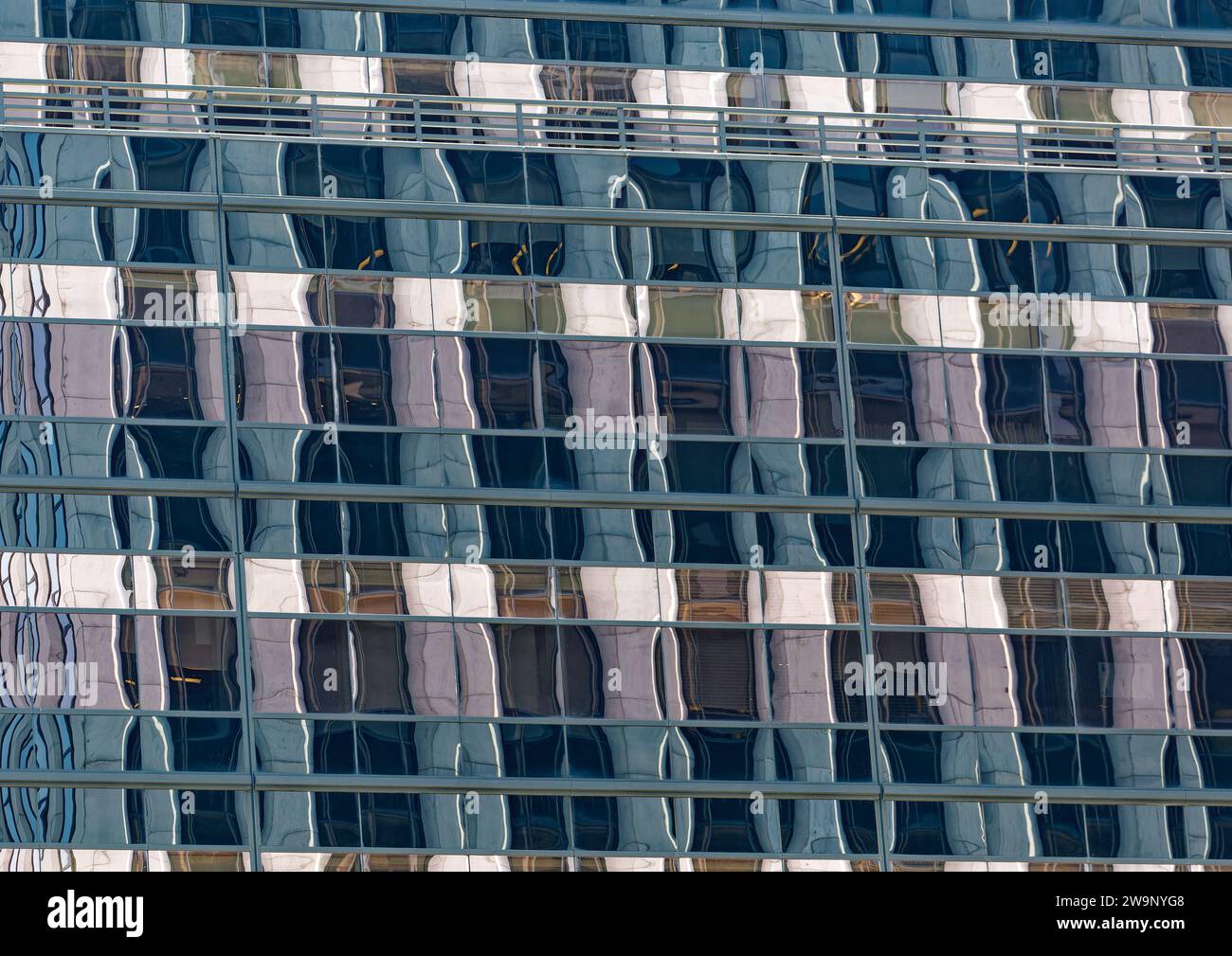 Highly reflective multi-hued glass envelops 625 Madison Avenue ... Highly reflective multi-hued glass envelops 625 Madison Avenue ...
