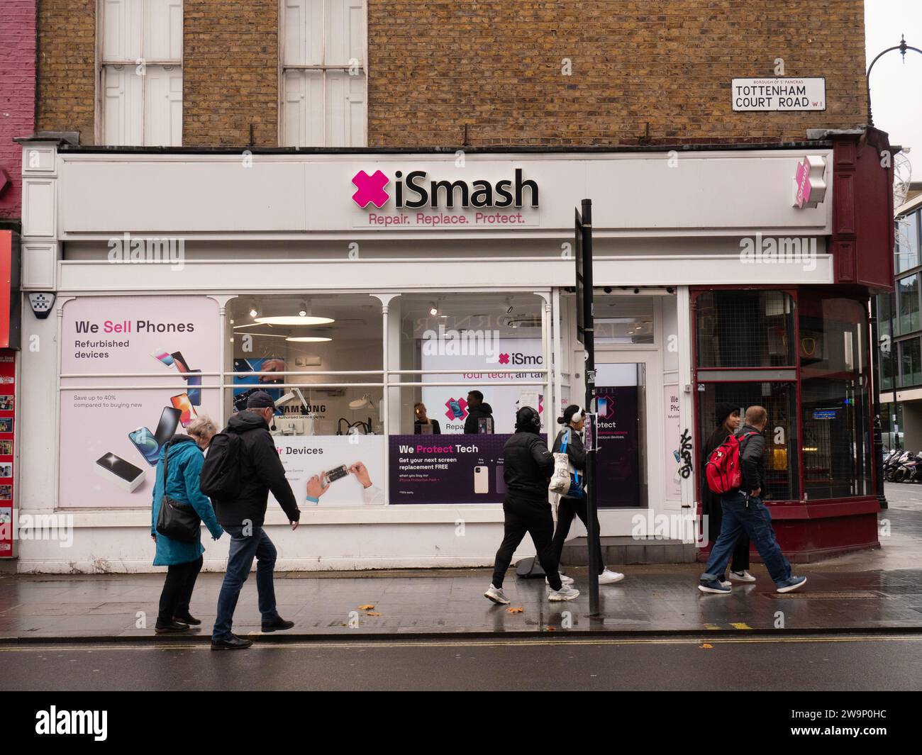 London road repair hi-res stock photography and images - Alamy