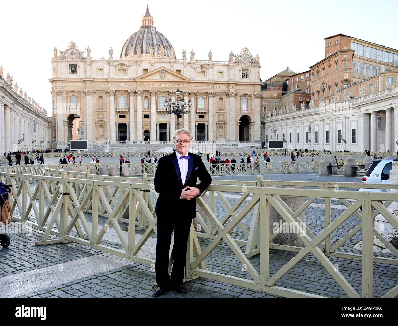 Tenor Heiko Reissig bei der Ankunft der musikalischen Begleitung des ...