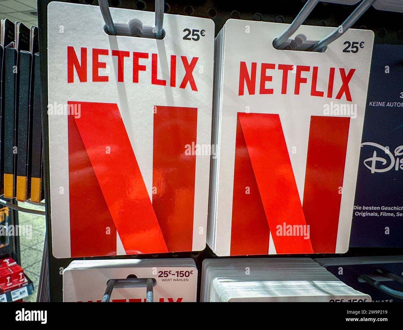 Netflix gift card hi-res stock photography and images - Alamy