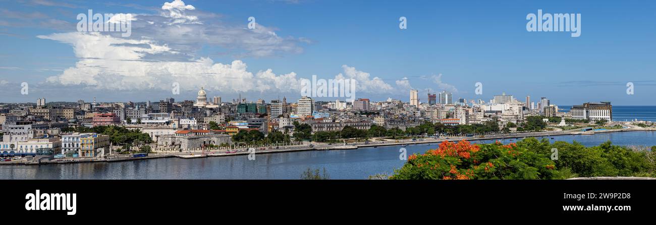 Havana skyline hi-res stock photography and images - Alamy