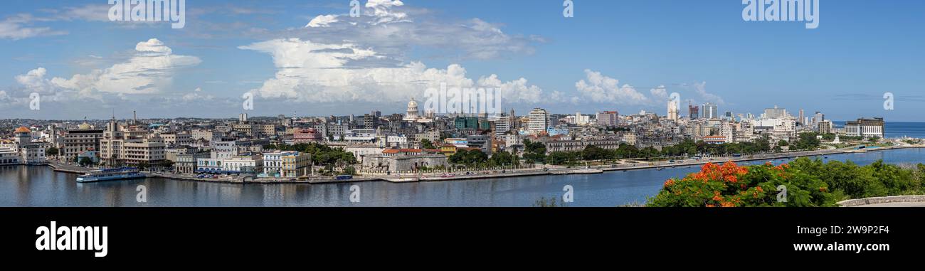 Havana skyline hi-res stock photography and images - Alamy