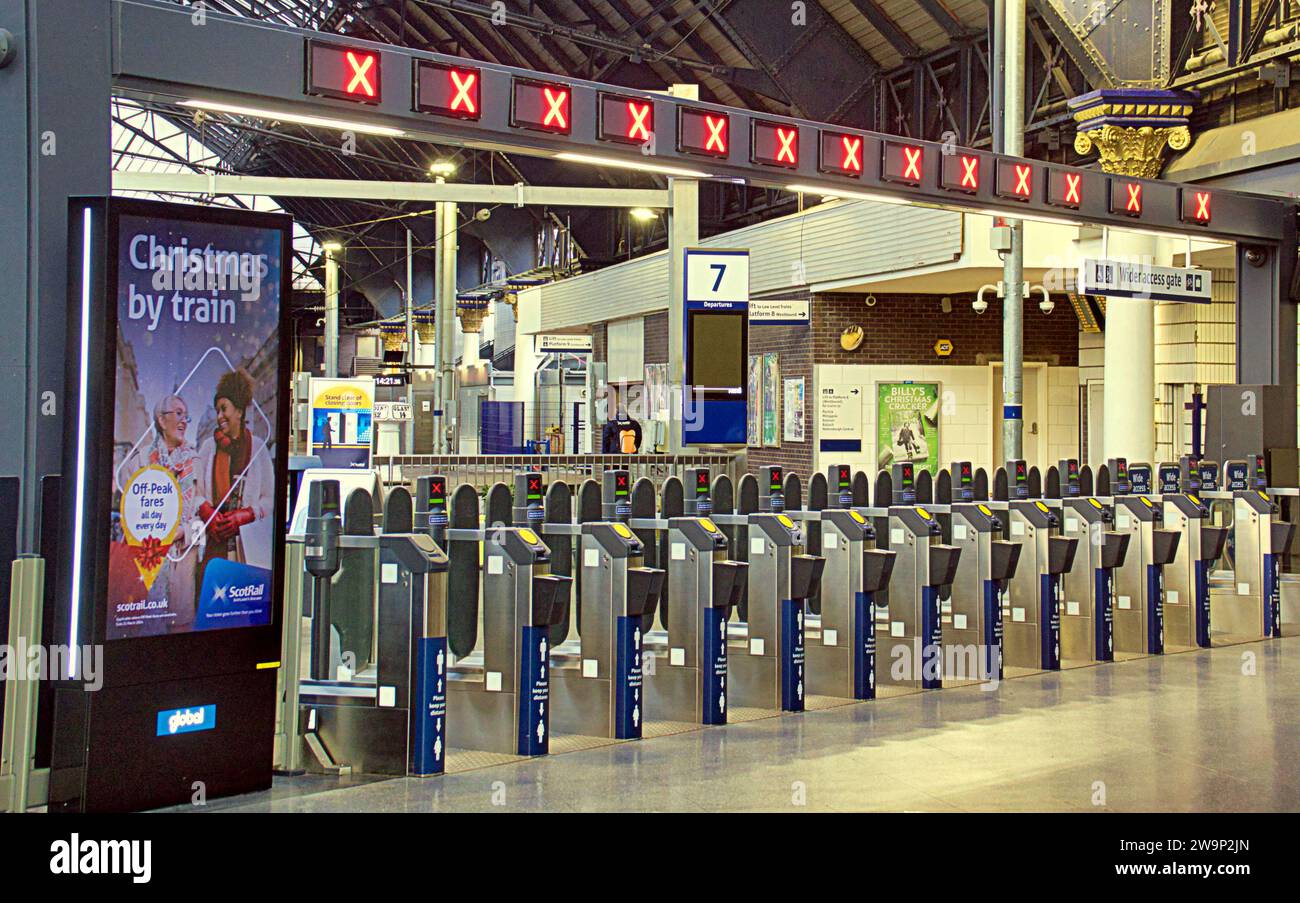 Glasgow, Scotland, UK. 29th December, 2023. New year train problems as ...