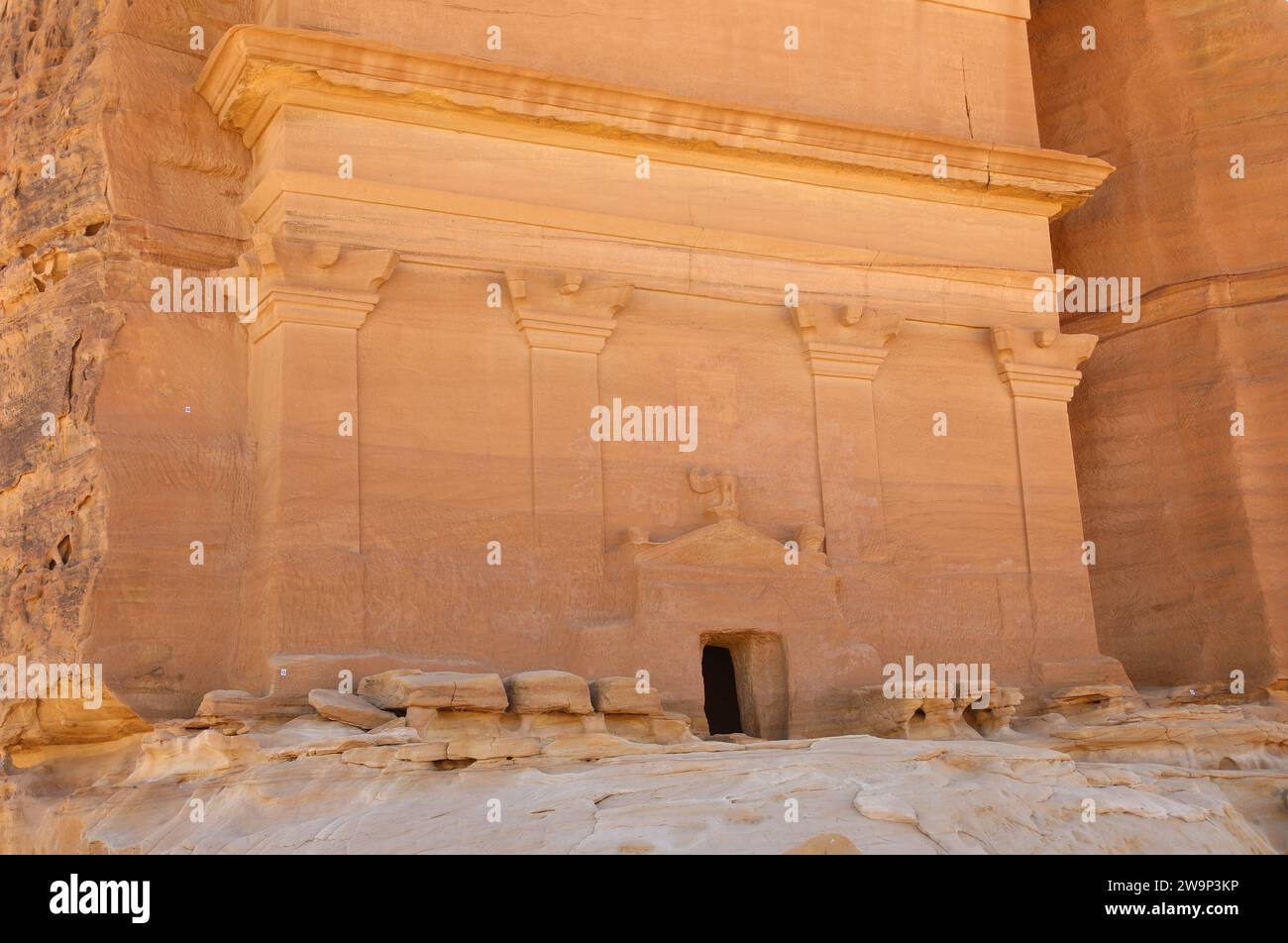 Unfinished tomb of Qasr al Farid at Hegra in the Arabian Desert Stock ...